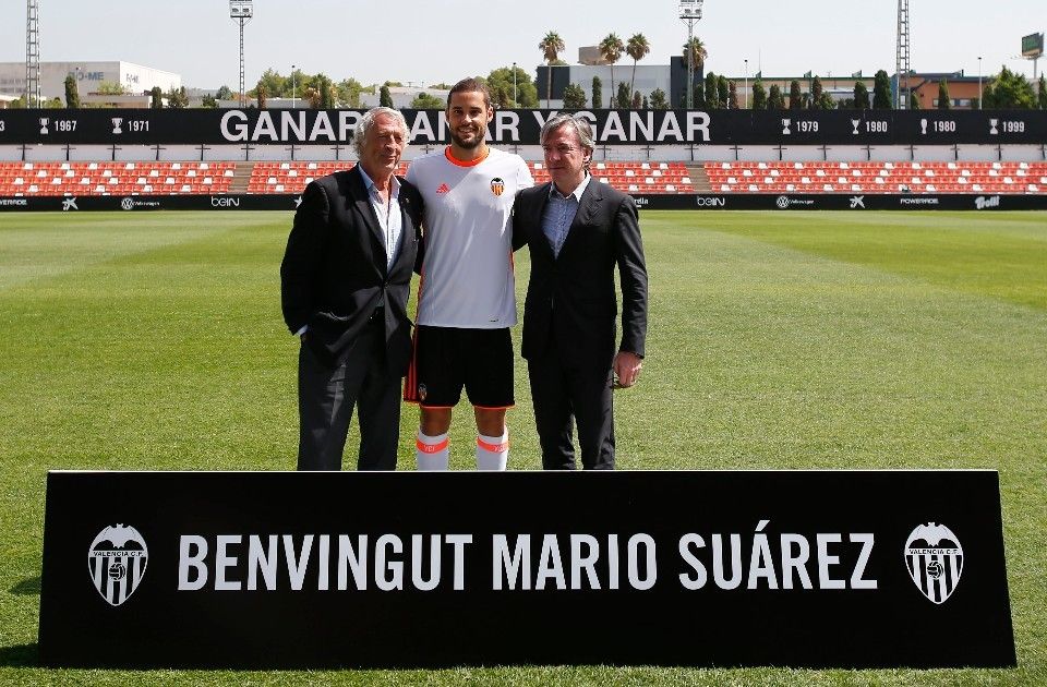 Suso presenta a Mario Suárez i pràcticament no aclareix el futur de Alcácer