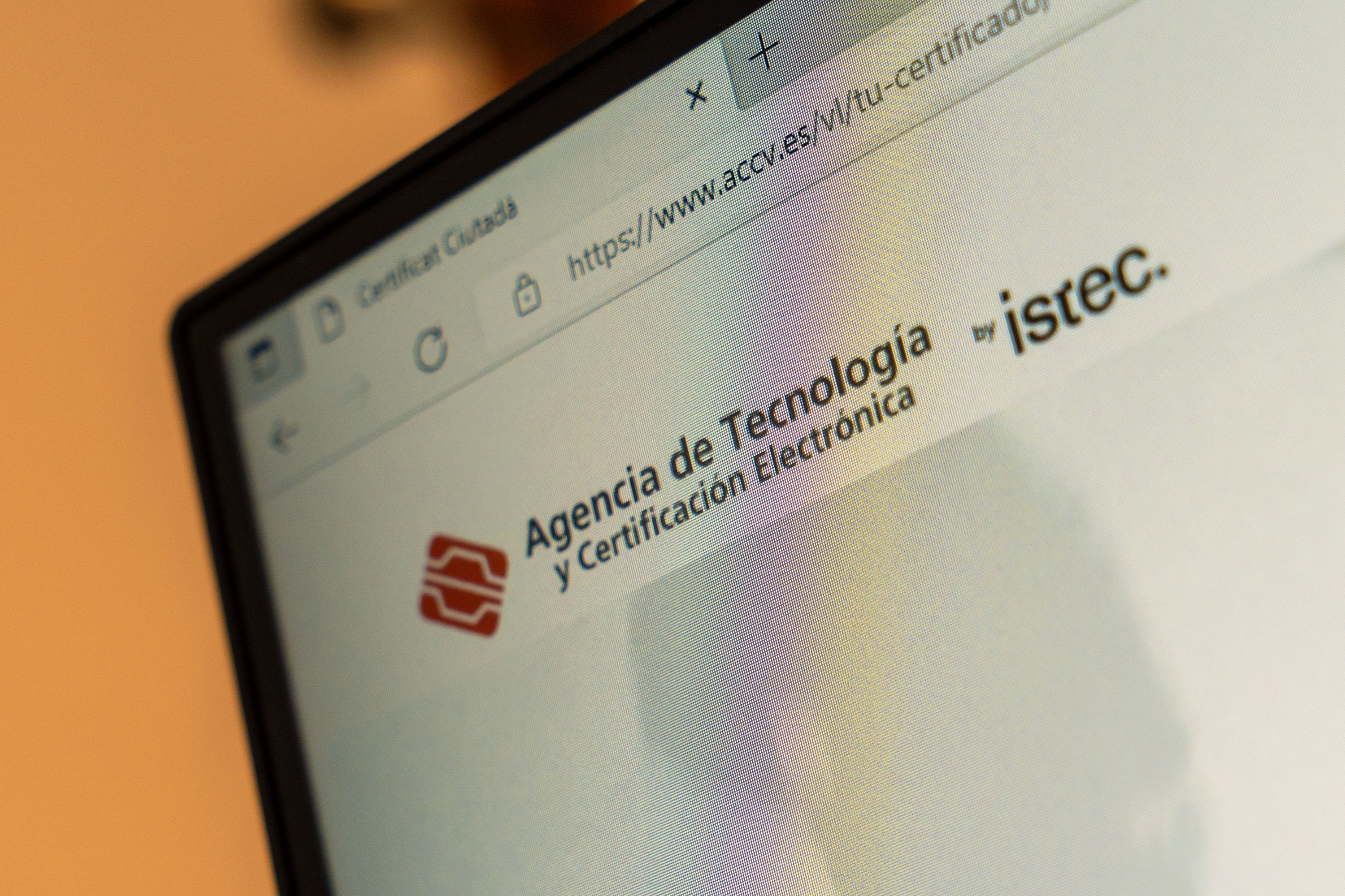 La Generalitat rediseña la web accv.es para mejorar la emisión segura ...