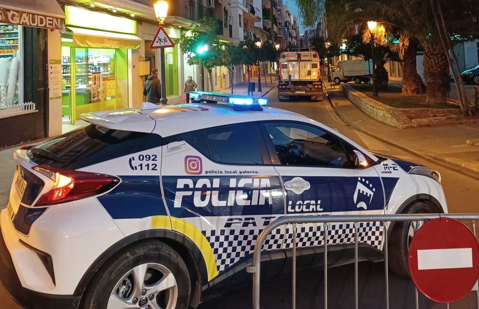 Detenido un joven en Paterna tras agredir a su pareja y esconderla en un canapé