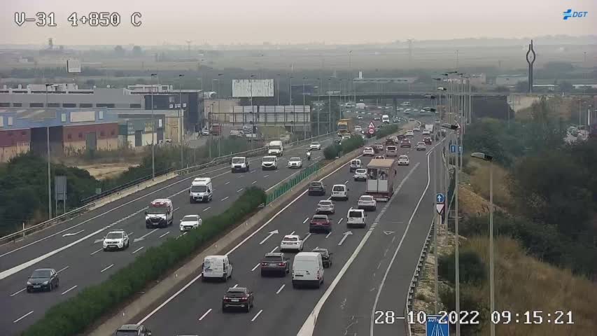 Tres retenciones complican los accesos a València