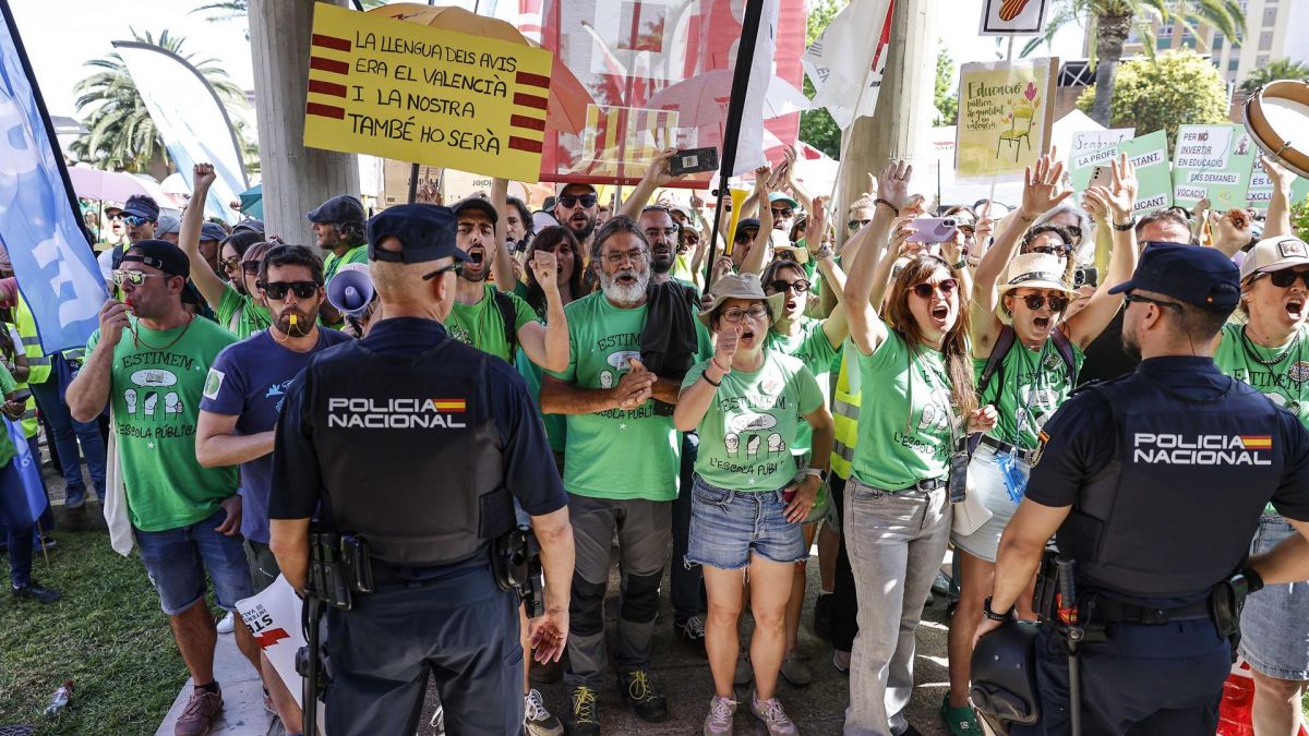 Profesores salen a la calle este sábado con una nueva protesta masiva ...