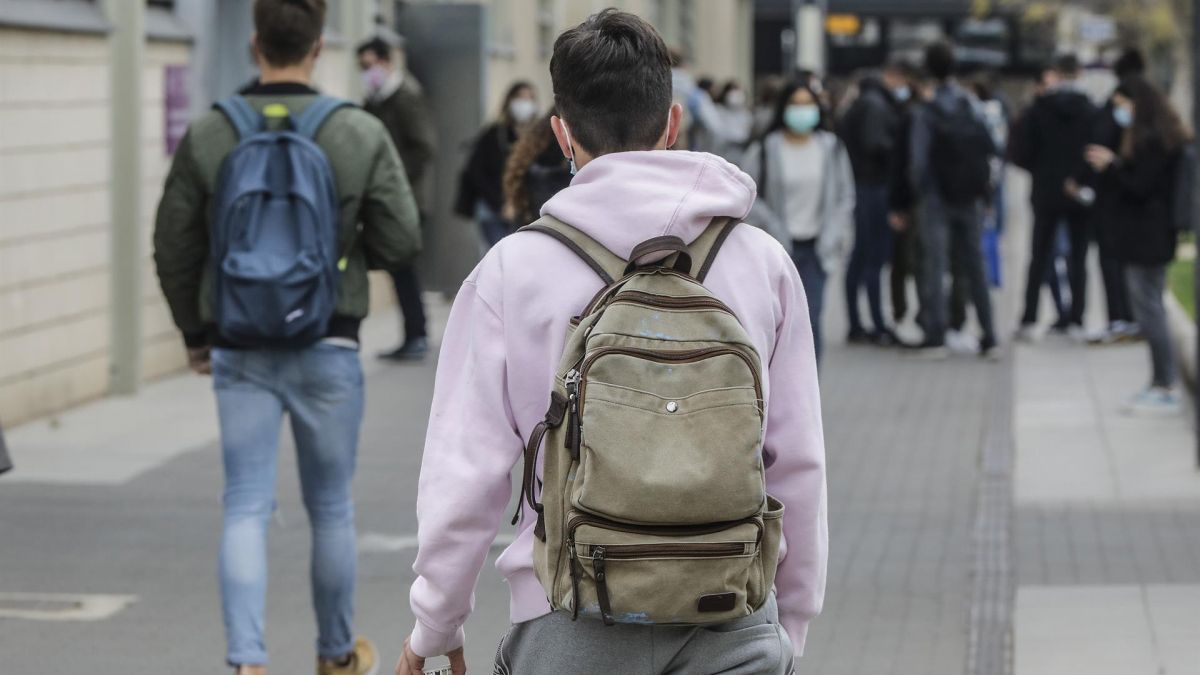 Vivir juntos para no estar solos: el programa de Valencia que une a ...